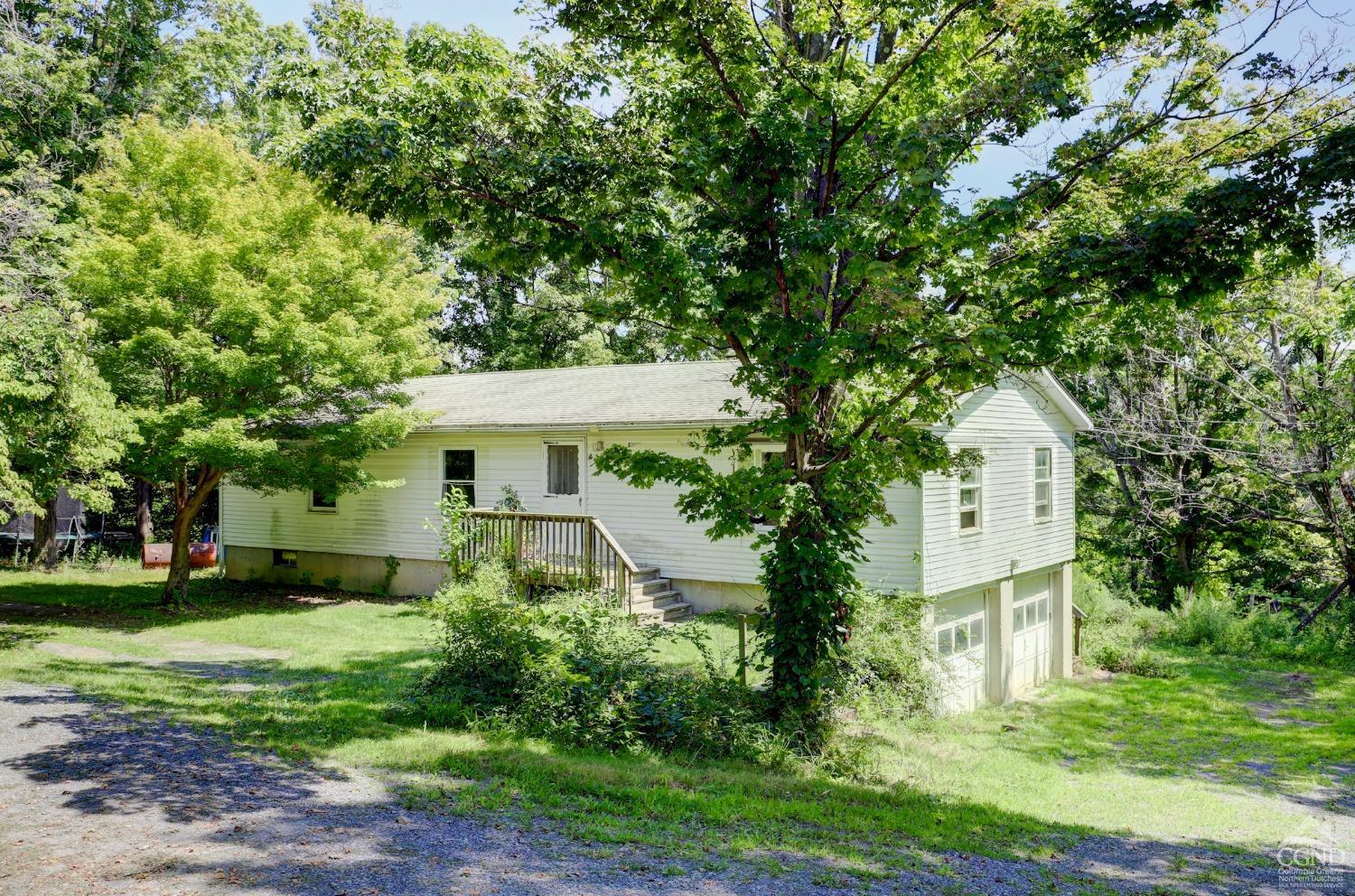 71 Cole Lane Lane, West Coxsackie, NY 12192